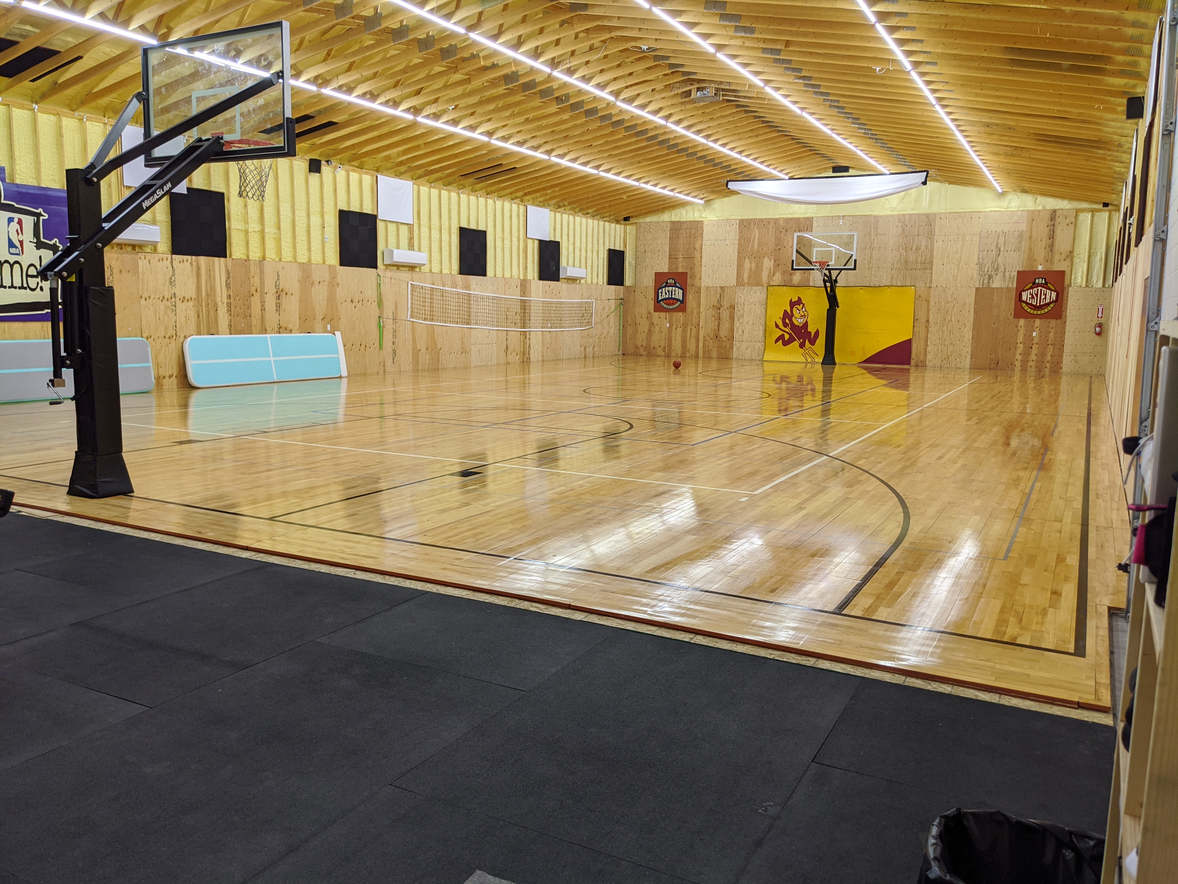 Cash Court - Book Your Basketball Court
